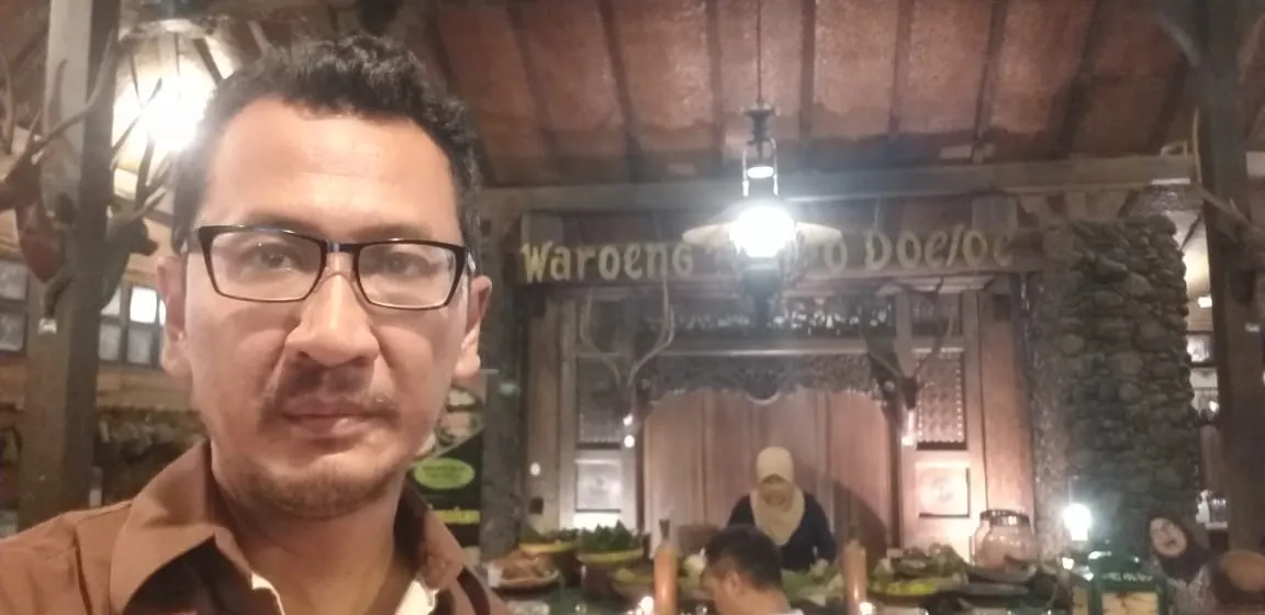 MENYANTAP PECEL NDESO DALAM SUASANA TRADISIONAL | Culinary | Sonny Wibisono