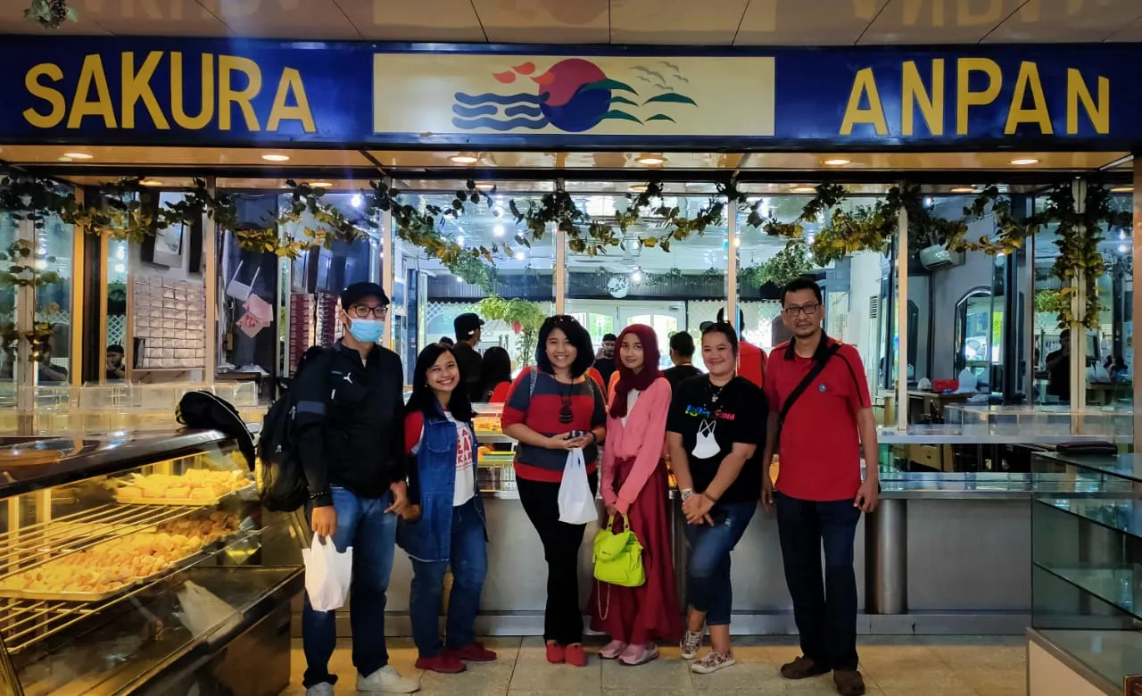 JELAJAH KEDAI ROTI DAN KEDAI ES KRIM LEGENDARIS DI JAKARTA | Culinary ...