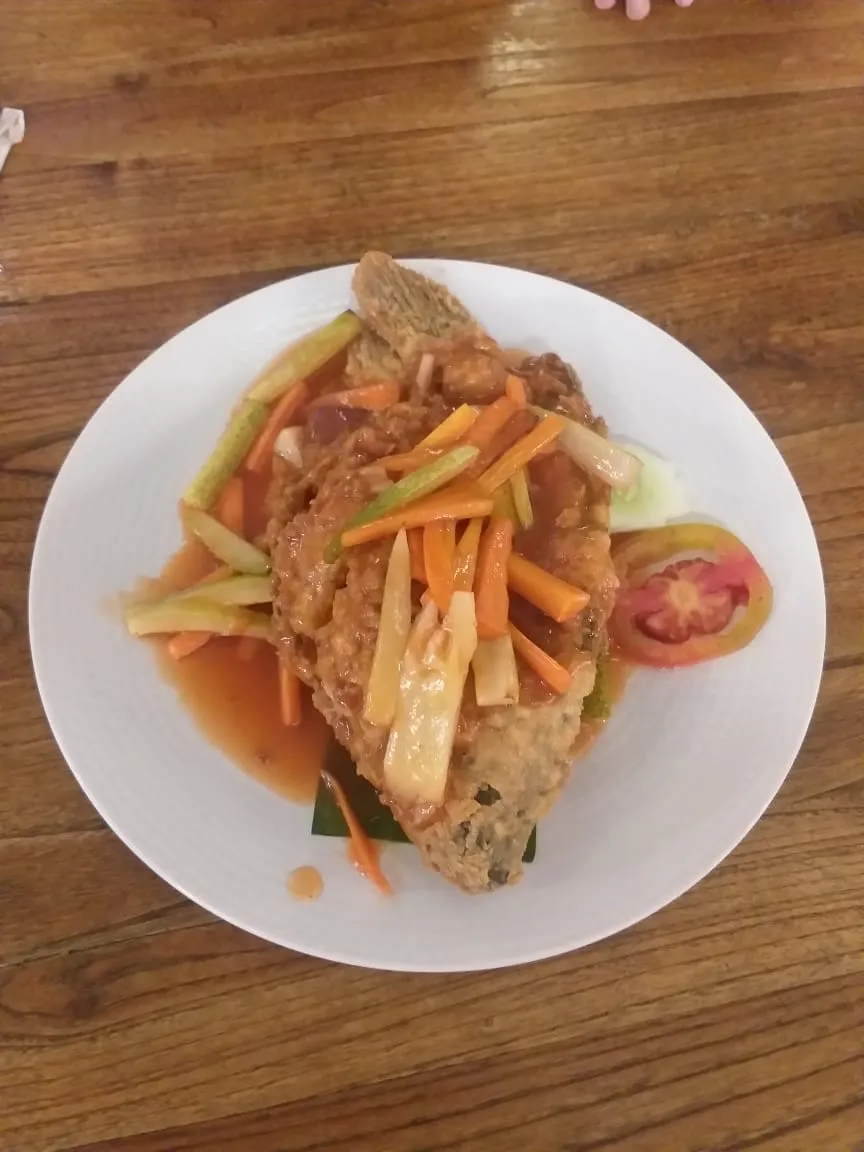 BANYAKNYA MENU PILIHAN IKAN GURAME DI RUMAH MAKAN RADJA GURAME ...