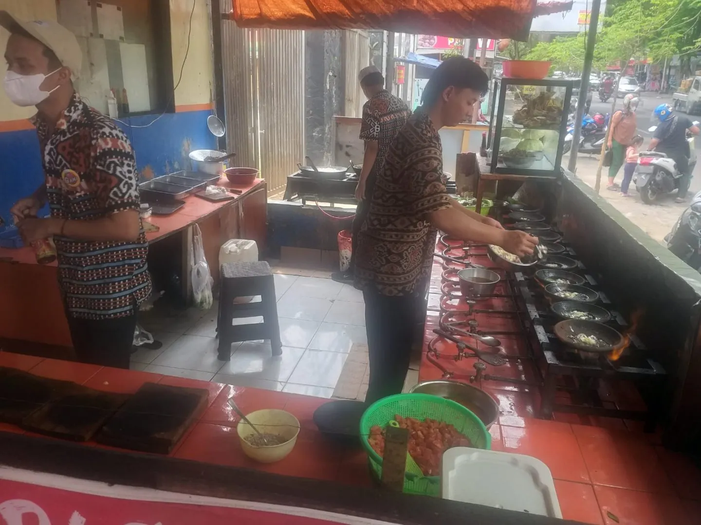 SAMBAL GAMI BU SUM, SAMBAL KHAS BONTANG YANG VIRAL DI MALANG | Culinary ...